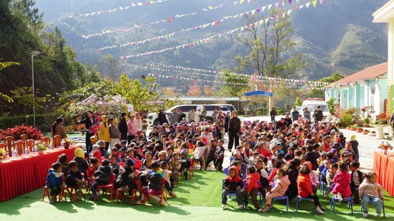 Tư vấn pháp luật miễn phí – Lan tỏa yêu thương tới gần 250 em nhỏ xã ...